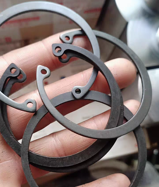 DIN472 Carbon Spring Steel Internal Circlips Retaining Rings