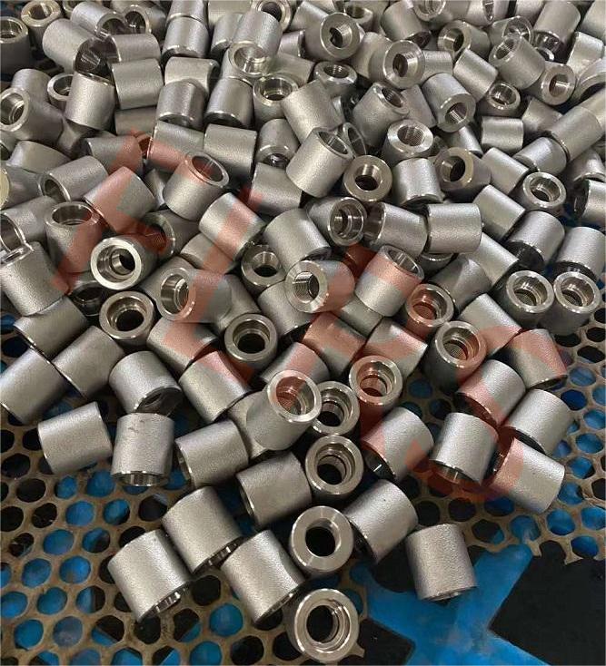 A182 F304L 316L Socked Welding Type Forged Full Coupling Stainless ...
